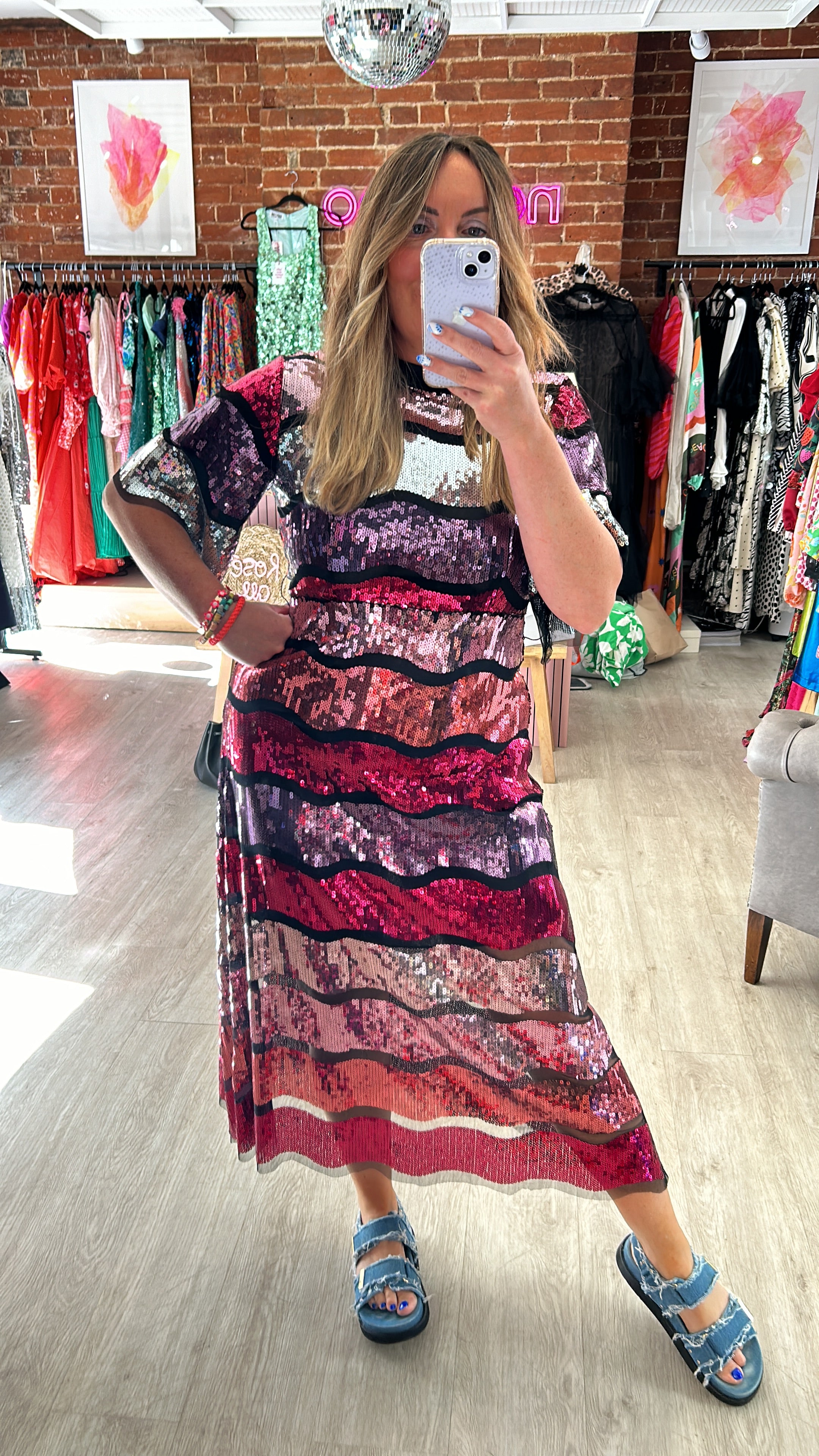 Neon Leo Pre-loved & Rental Communal Wardrobe